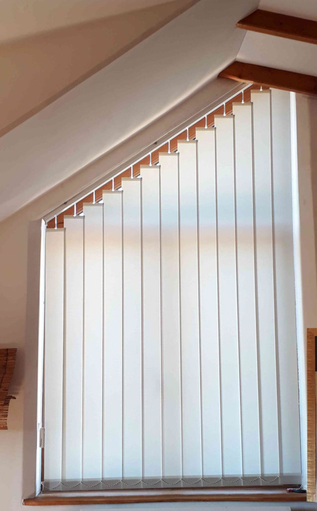 Réalisation d'un store californien de forme trapèze