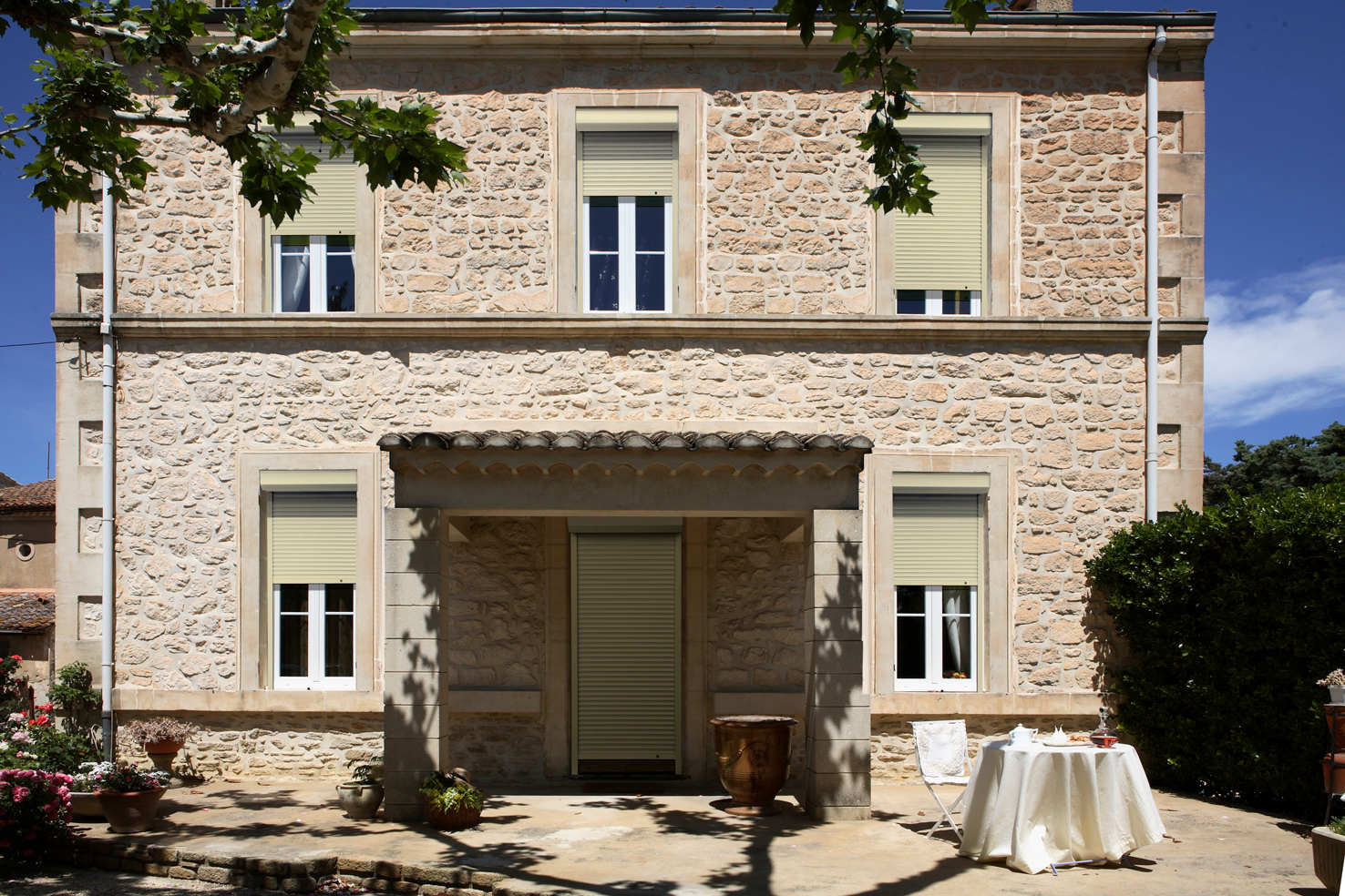 Que choisir entre PVC et ALU pour mes volets roulants sur-mesure