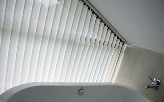 Les stores de fenêtre de forme trapèze - Rue du Store | Le Blog